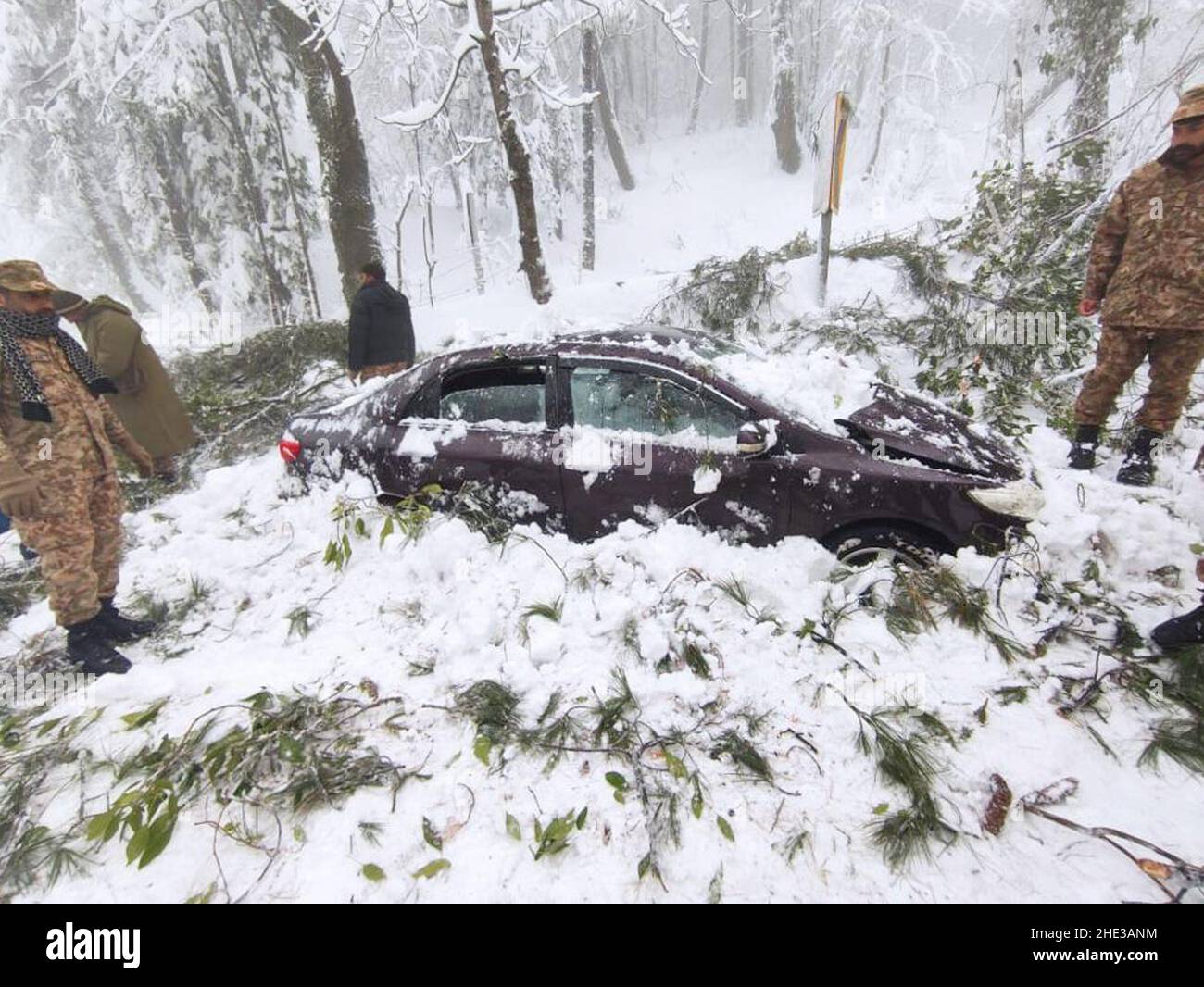 Murree pakistan snow hi-res stock photography and images - Alamy