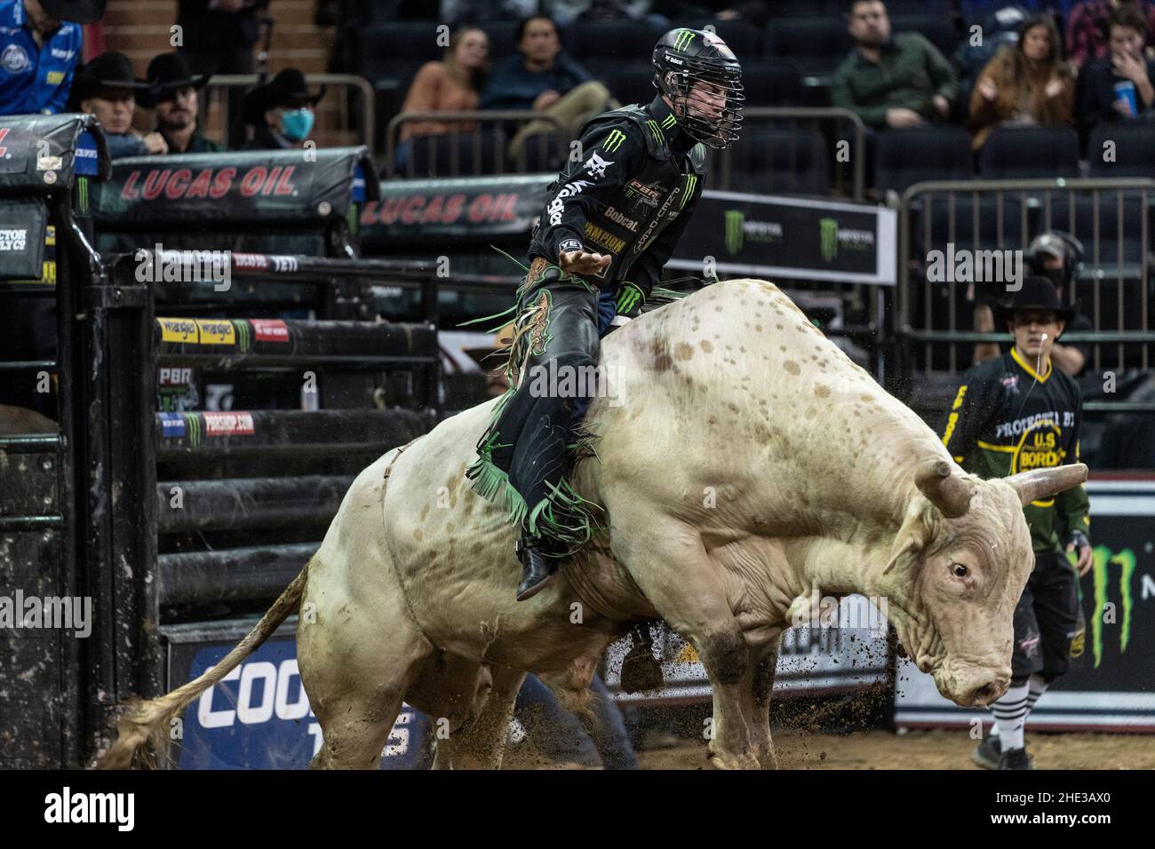 New York, USA. 07th Jan, 2022. Jess Lockwood of Volborg, Montana rides ...