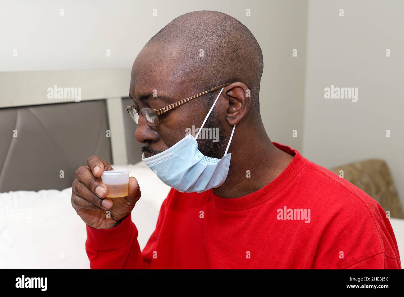 Man flu medicine hi-res stock photography and images - Alamy