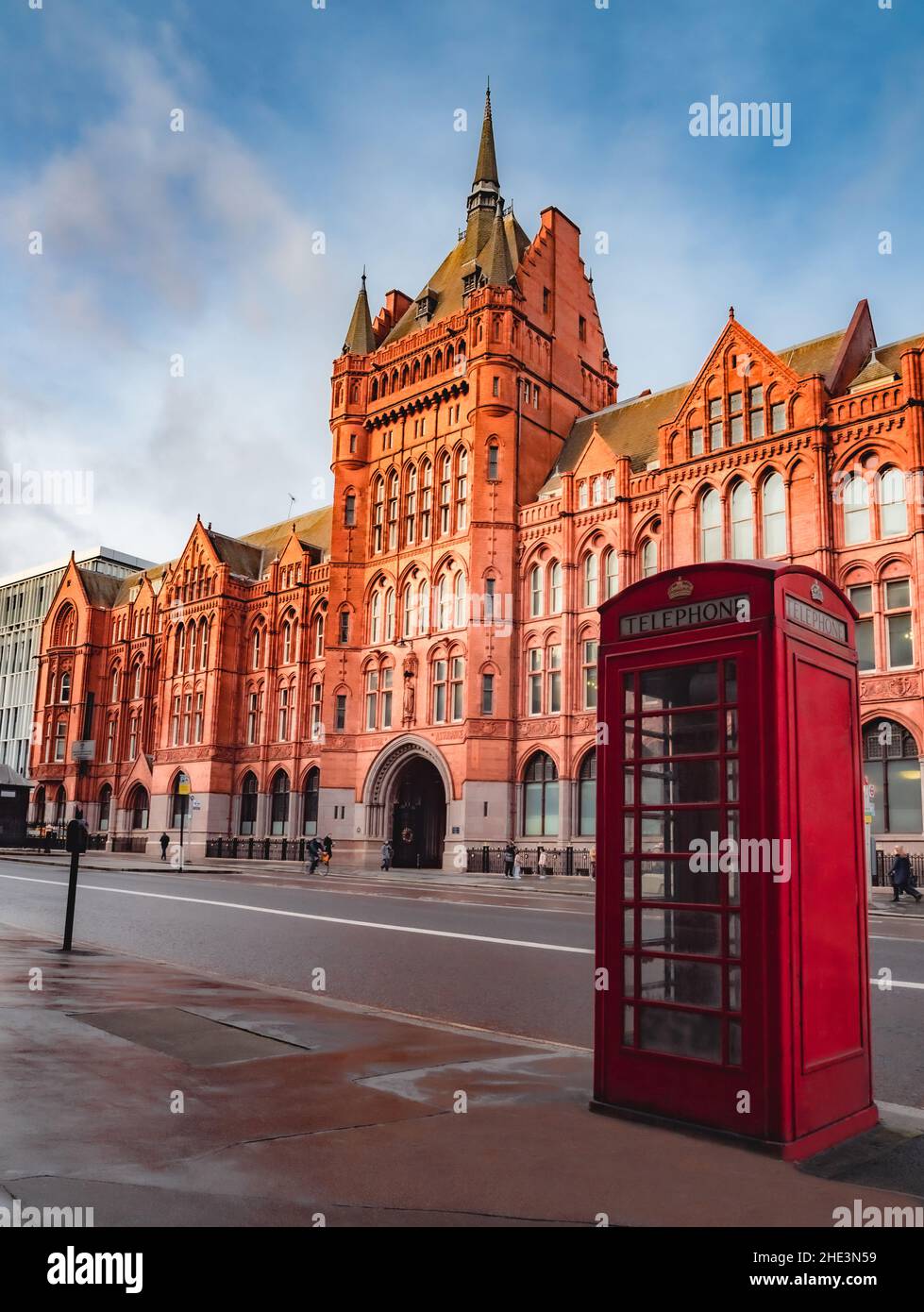 Traditional british building hi-res stock photography and images - Alamy