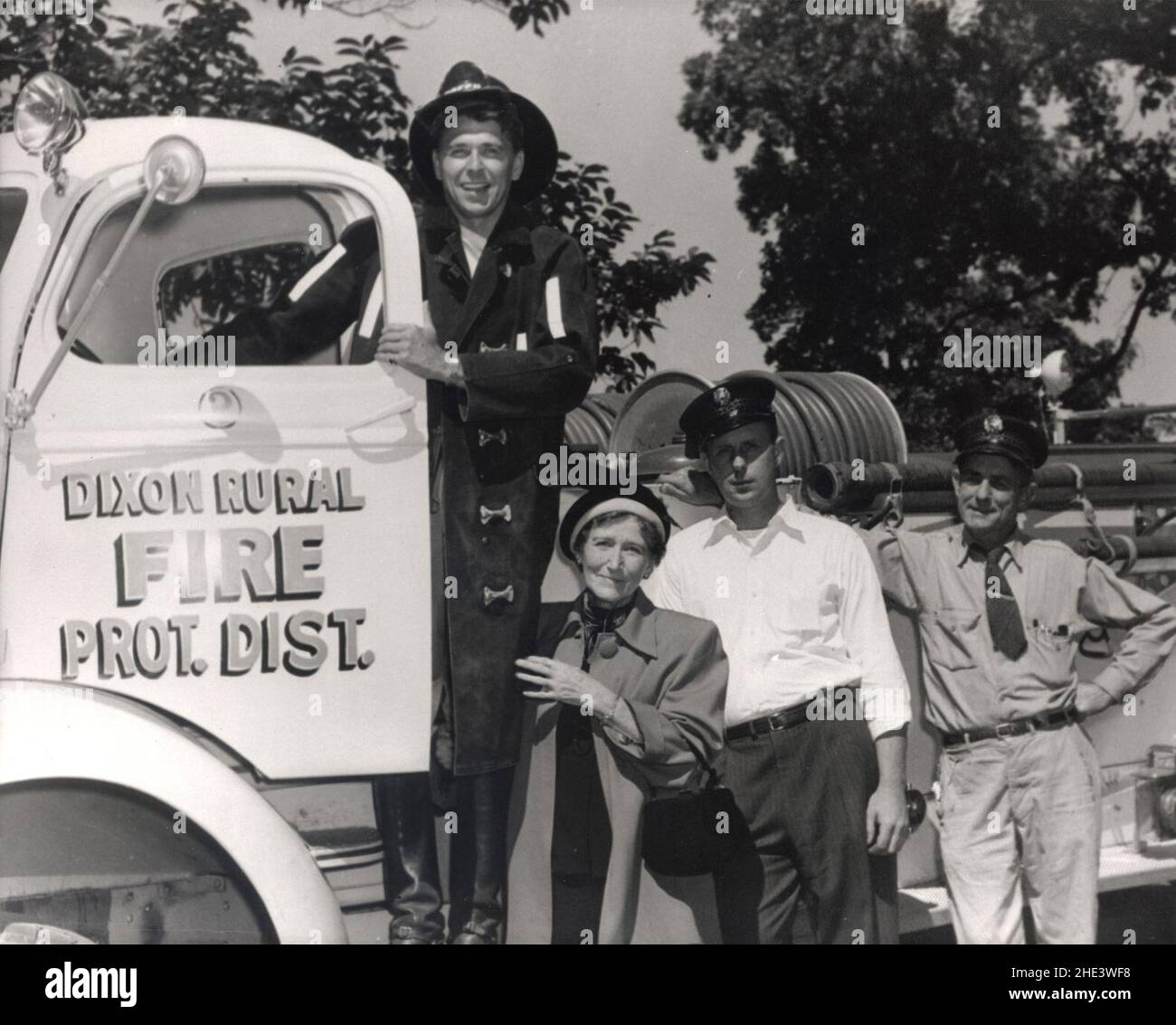 Ronald Reagan and Mother Nelle Reagan at Dixon Injun Summer Days Stock ...