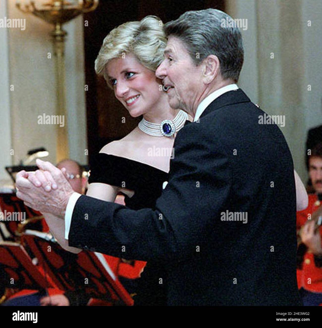 Ronald Reagan and Princess Diana C31894-12 (cropped Stock Photo - Alamy