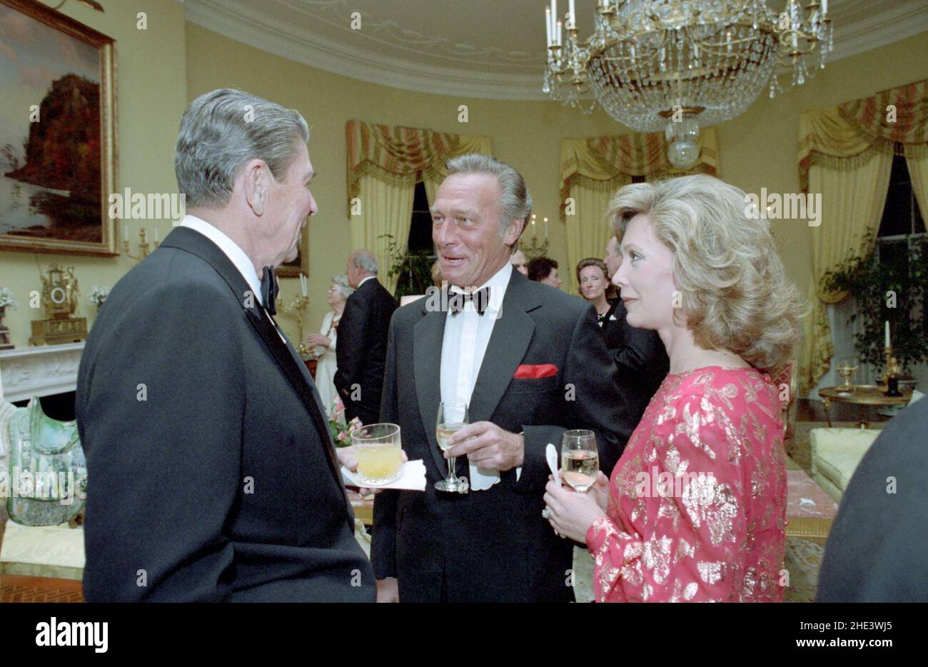 Ronald Reagan Meets Christopher Plummer C31162-24 Stock Photo - Alamy