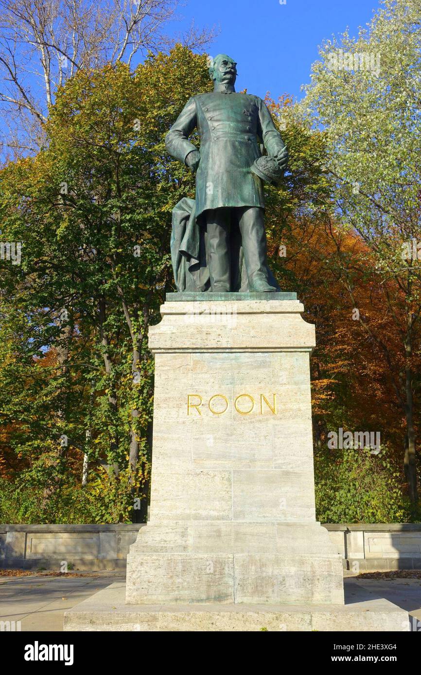 Roon-Denkmal - Großer Tiergarten, Berlin, Germany Stock Photo - Alamy