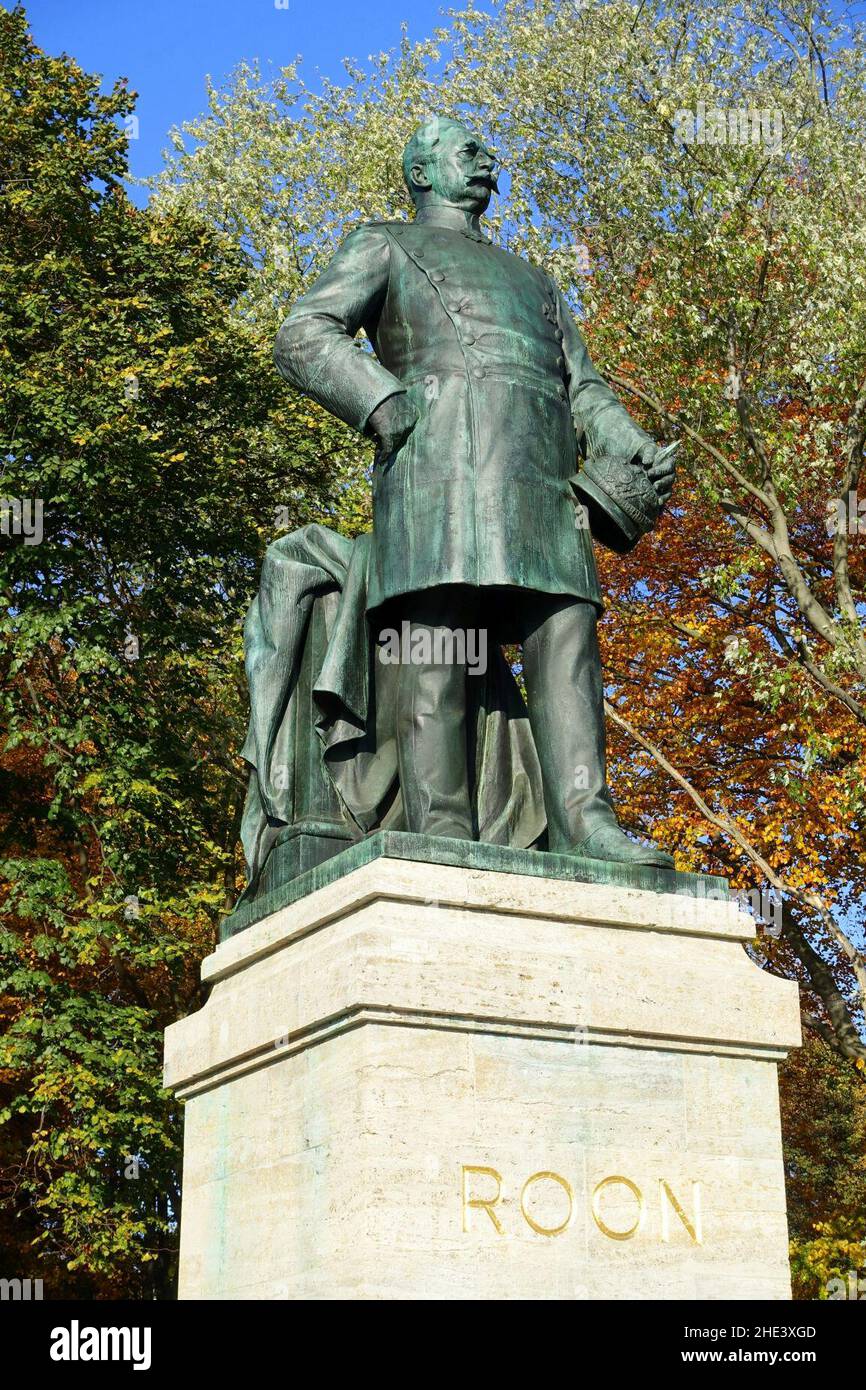 Roon-Denkmal - Großer Tiergarten, Berlin, Germany Stock Photo - Alamy