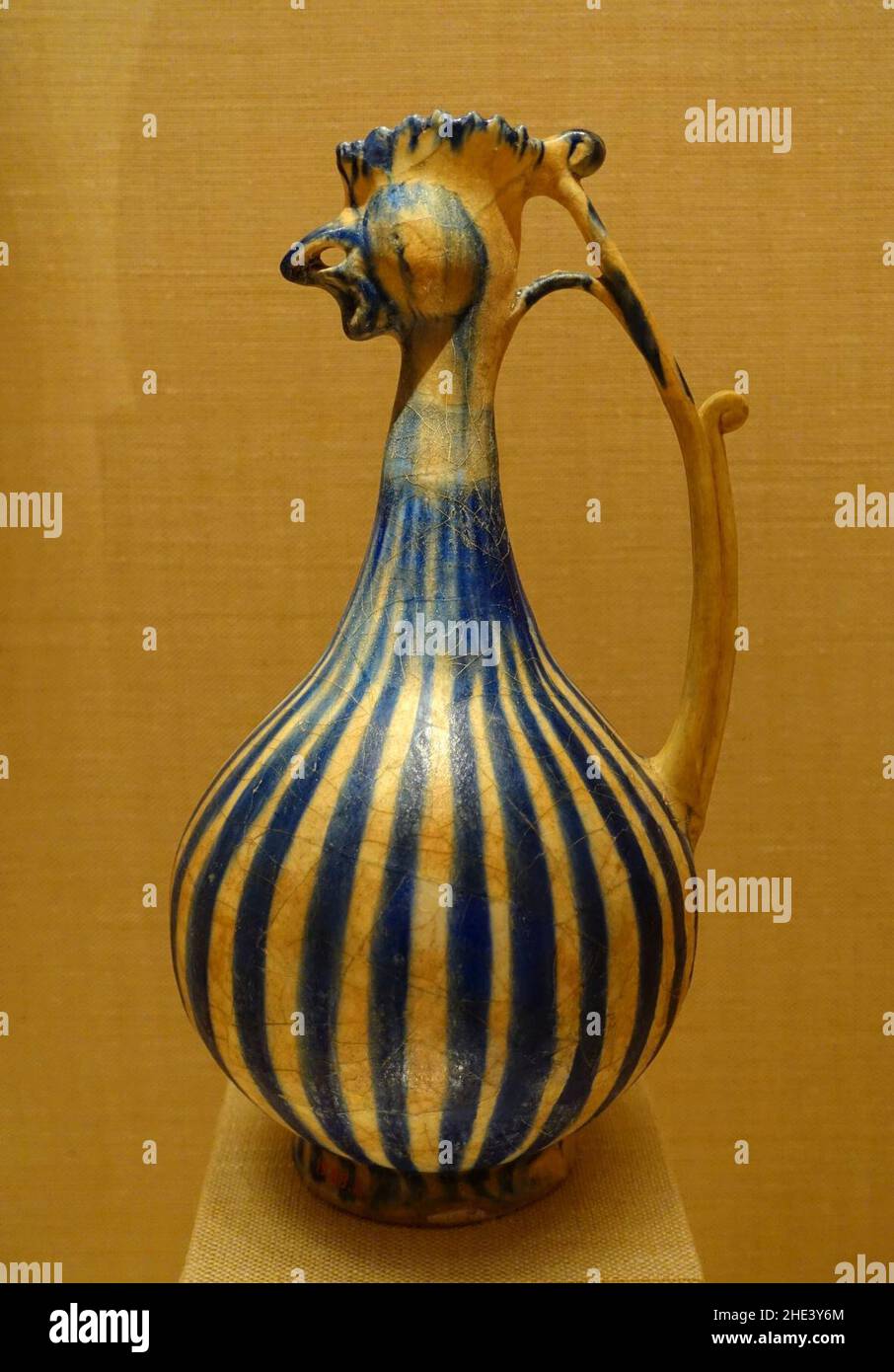 Rooster headed ewer hi-res stock photography and images - Alamy