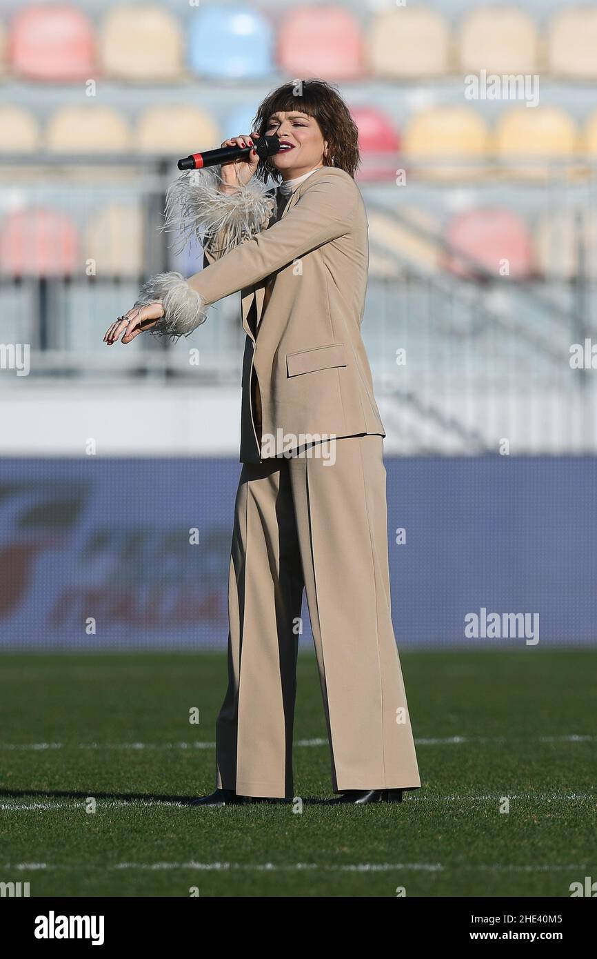 Alessandra amoroso live 2022 hi-res stock photography and images - Alamy