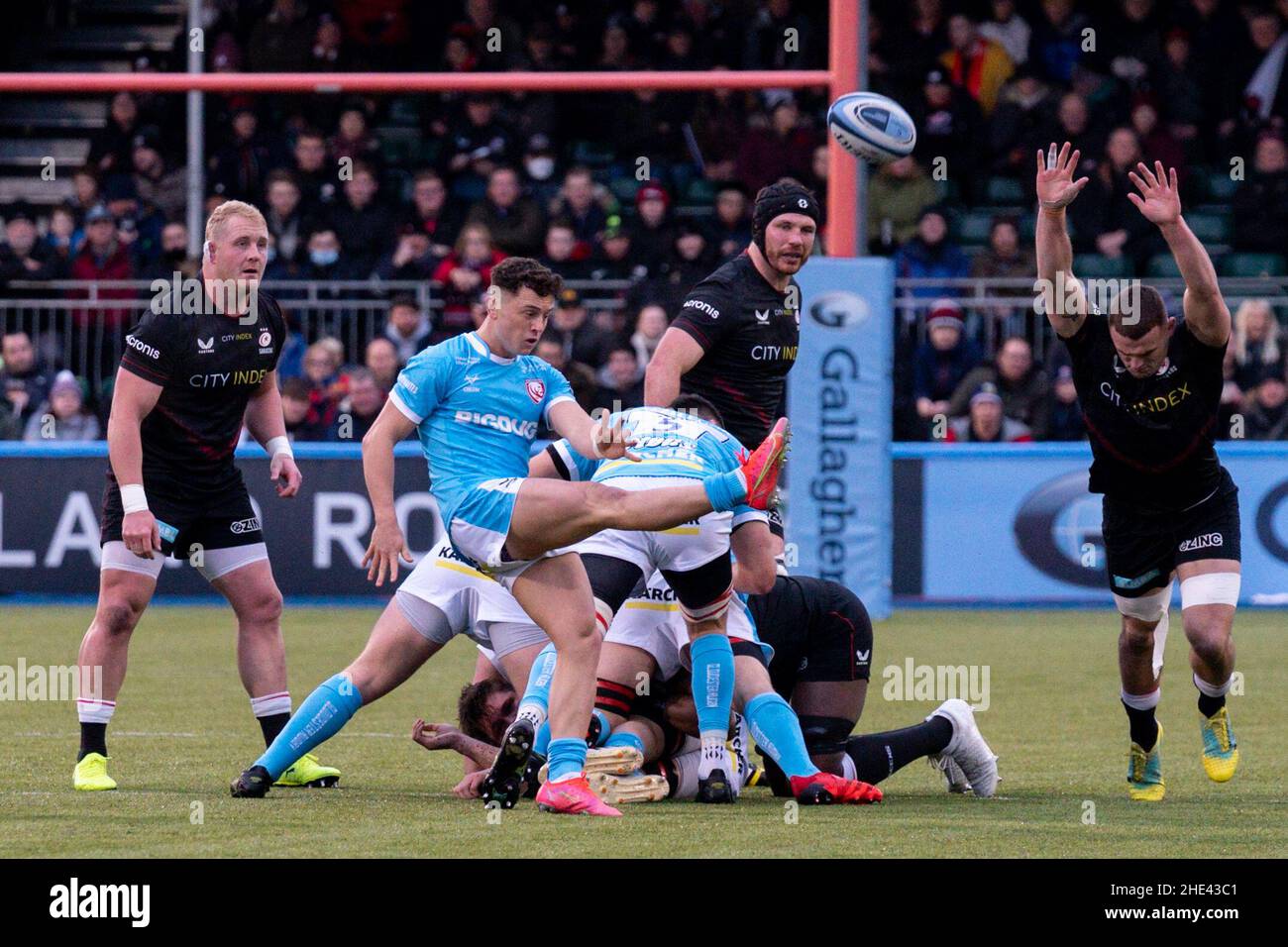 Charlie Chapman #9 of Gloucester Rugby in action during the game Stock ...