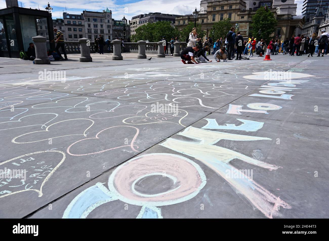 View of Artists drawing at Trafalgar Square in London, England Stock ...