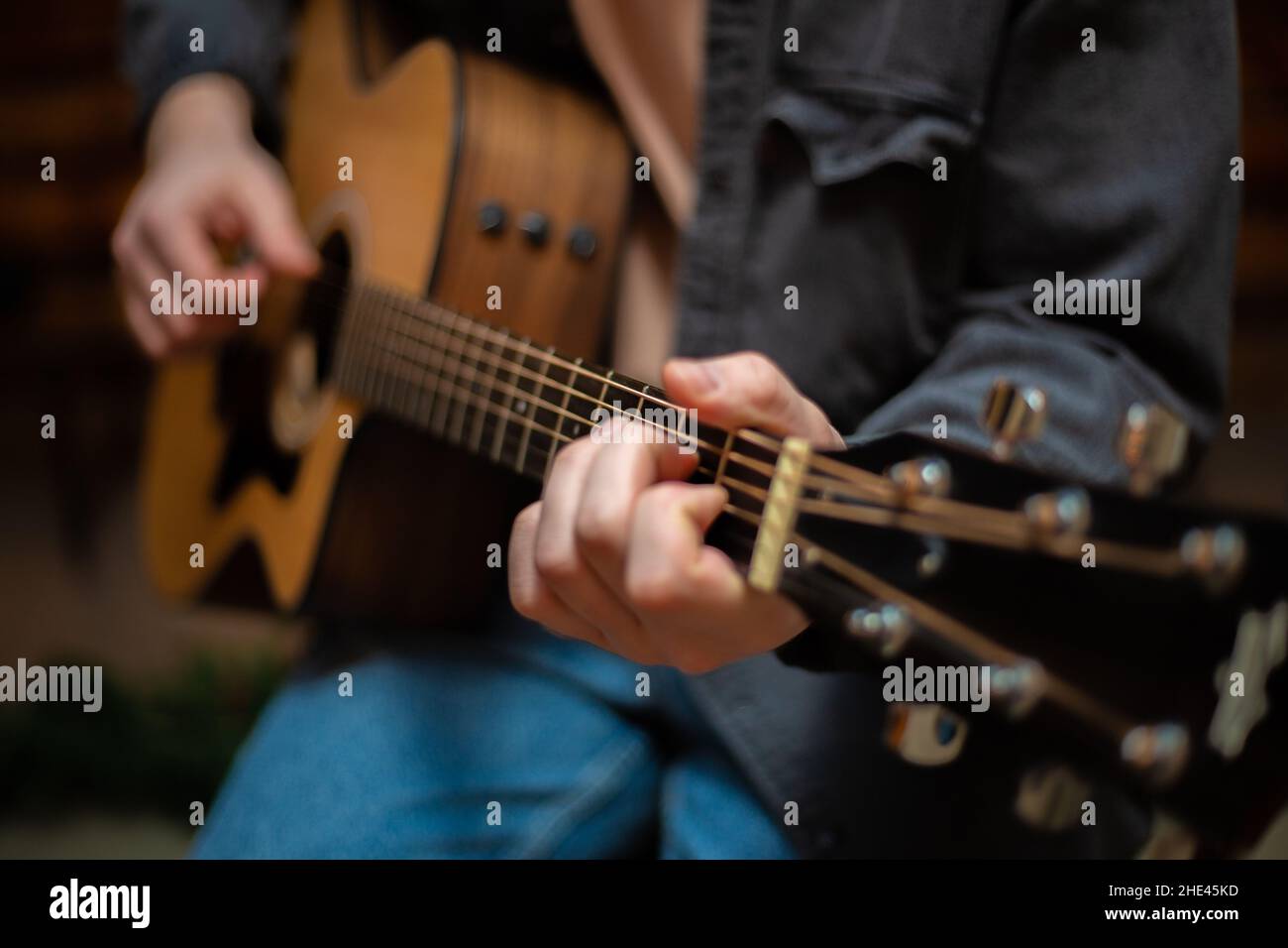 Bar chord hi-res stock photography and images - Alamy