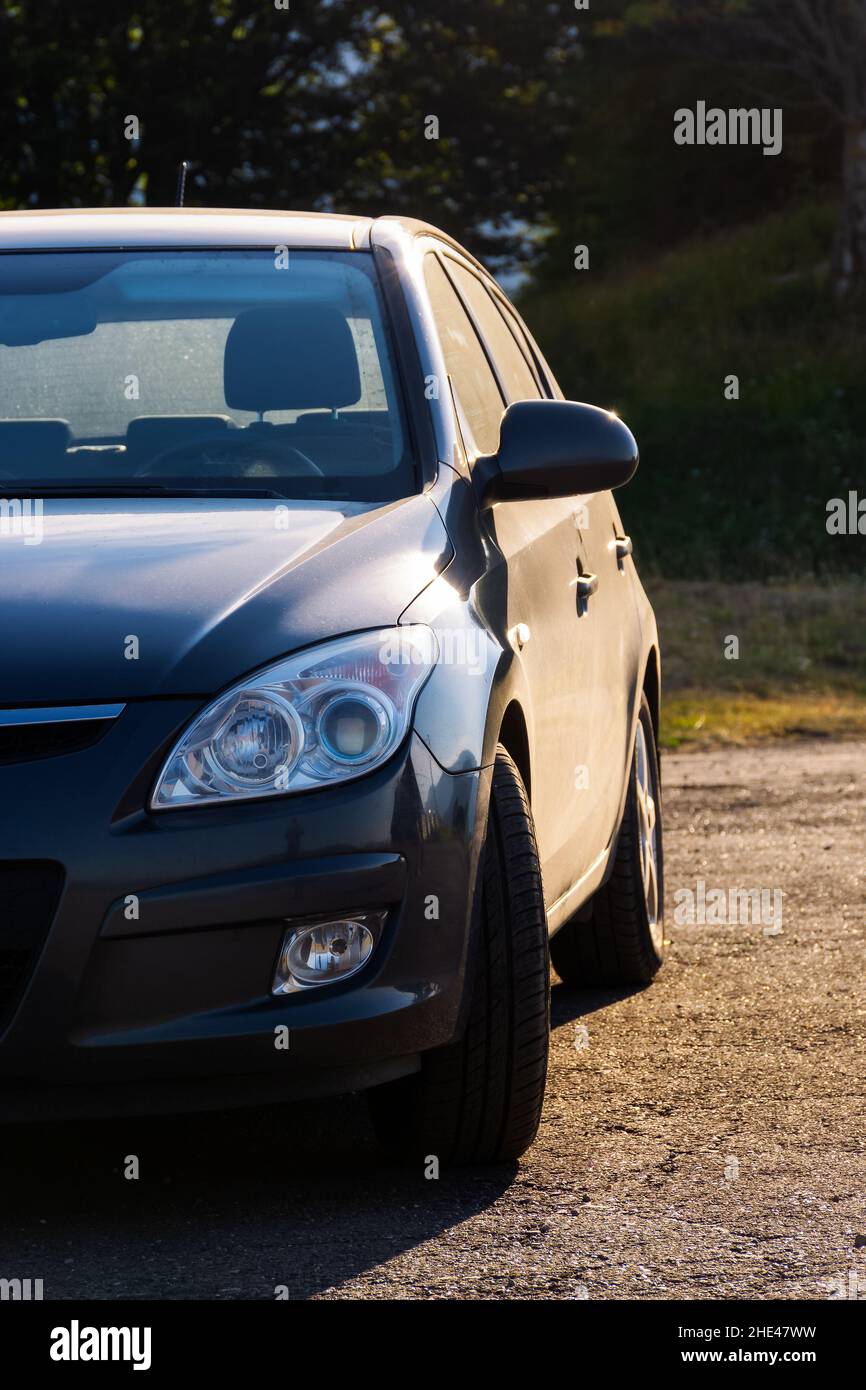 Car parking too close hi-res stock photography and images - Alamy