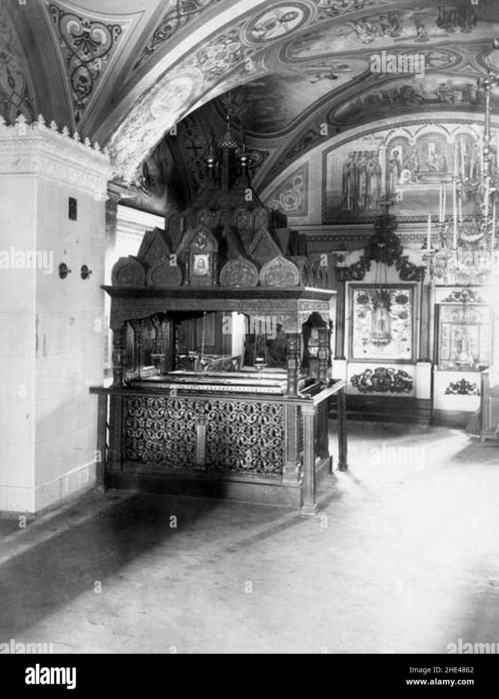 Simonov hi-res stock photography and images - Alamy