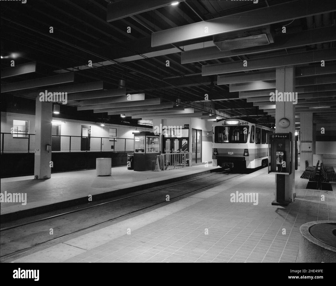 RTA Blue and Green Line Public Square Station Platform Stock Photo - Alamy