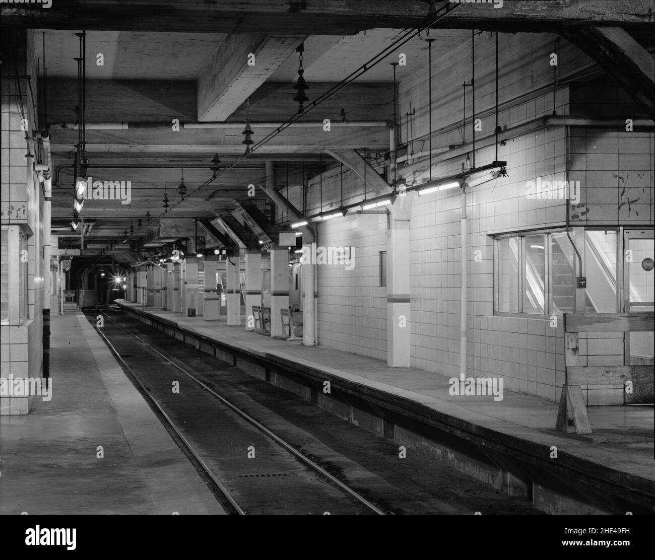 RTA Red Line Public Square Station Platform east Stock Photo - Alamy