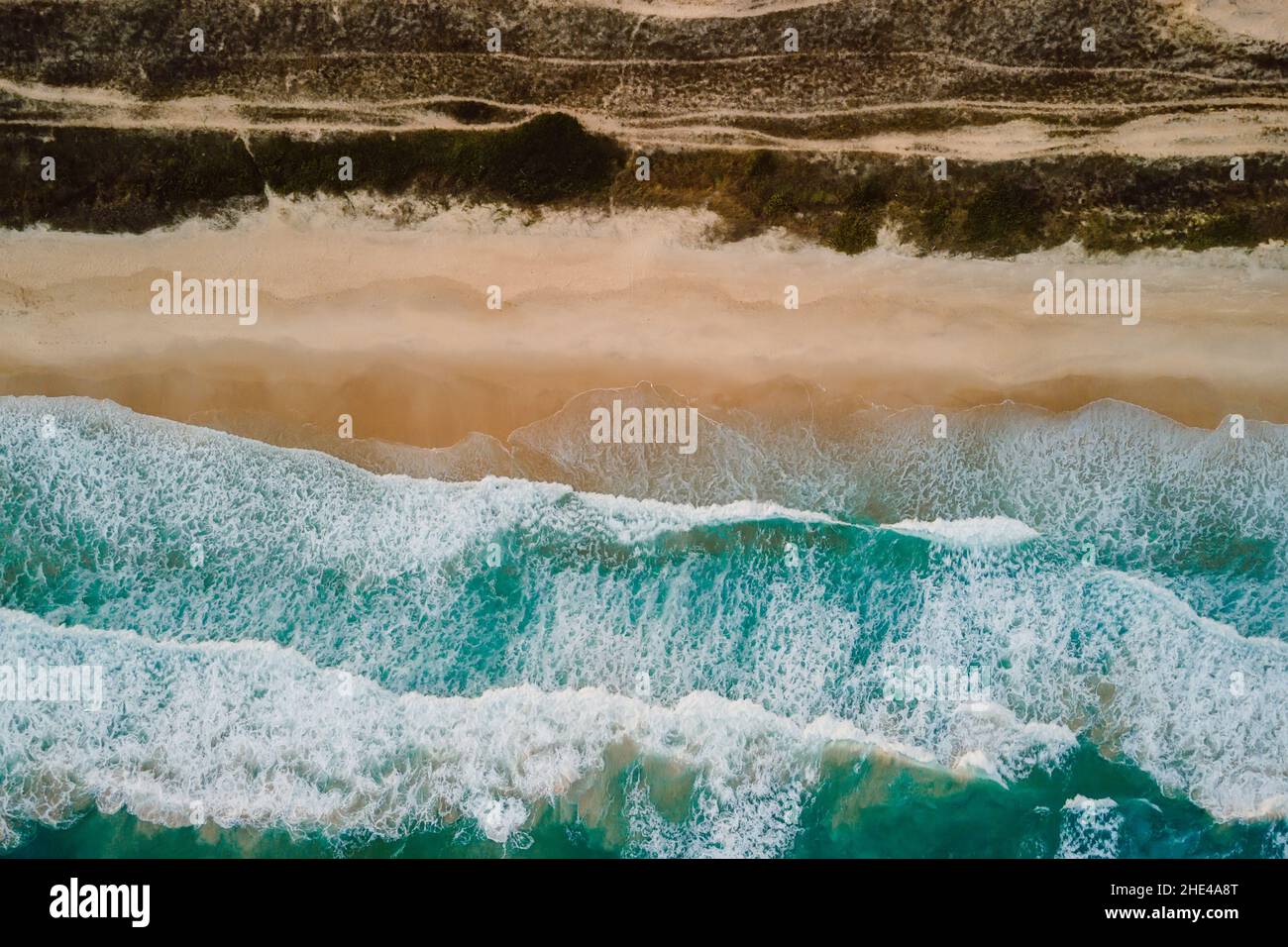 Sandy beach turquoise ocean waves hi-res stock photography and images ...