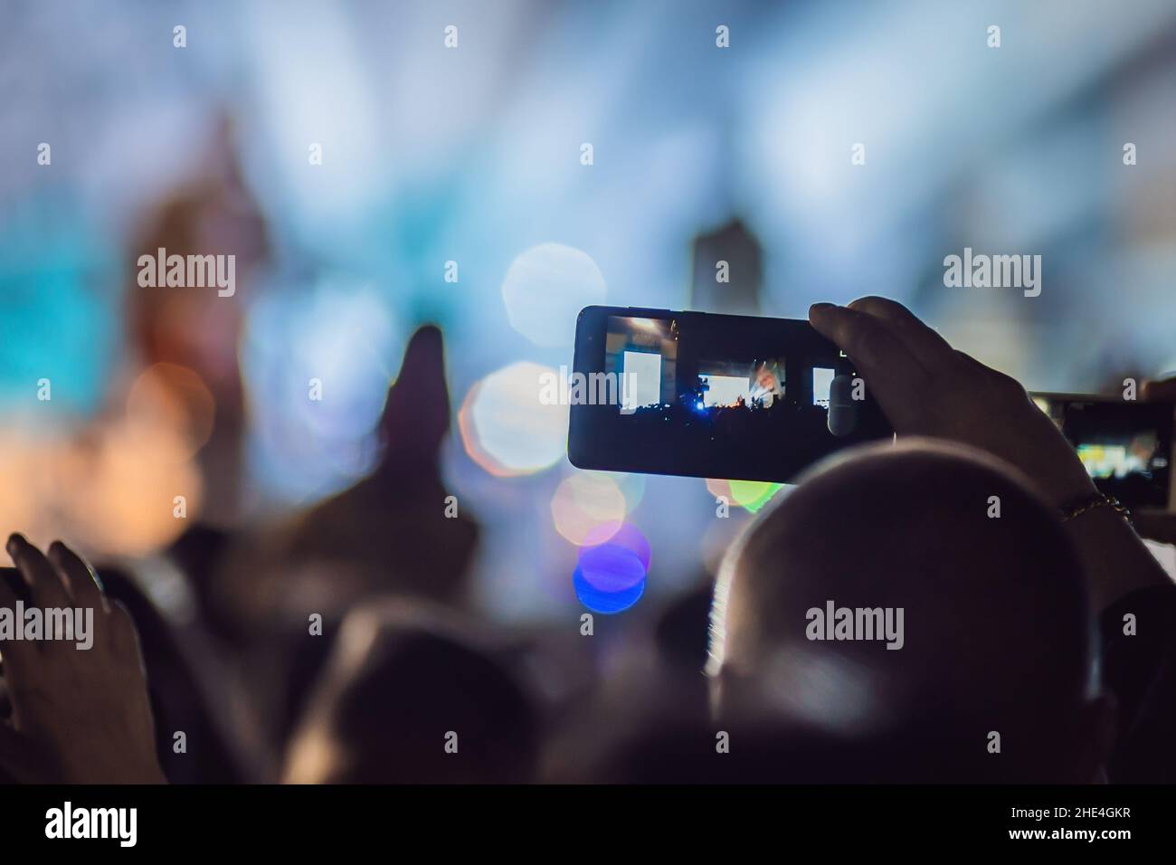 Use advanced mobile recording, fun concerts and beautiful lighting ...