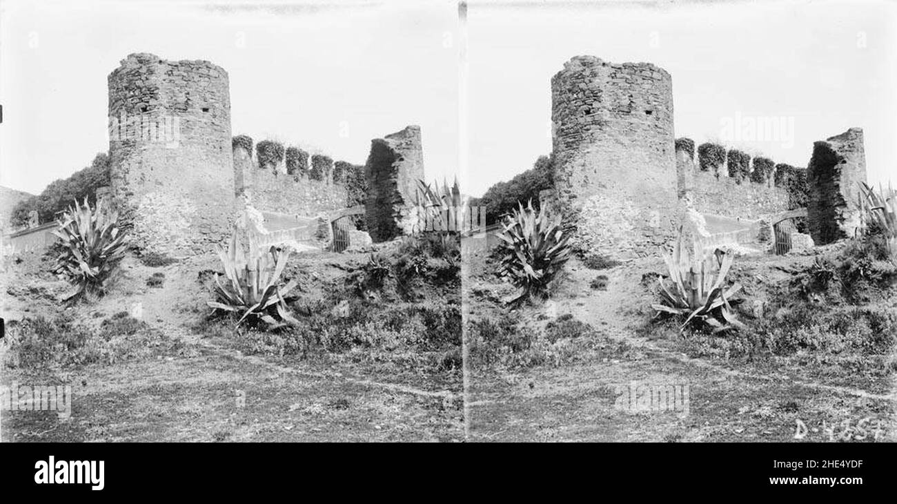 Runes del castell de Bellesguard de Barcelona Stock Photo - Alamy