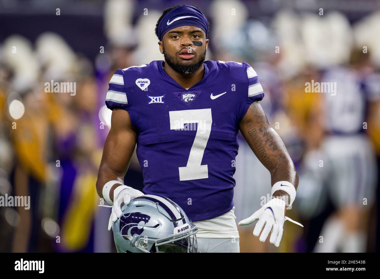 Houston, TX, USA. 4th Jan, 2022. Kansas State Wildcats defensive back ...