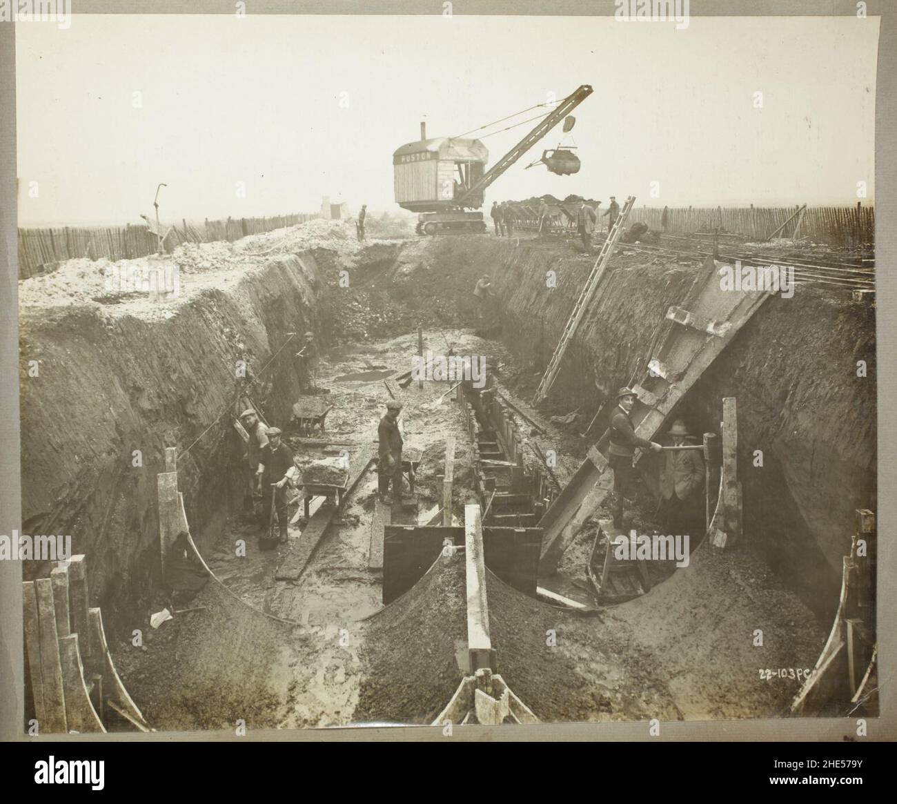 Ruston & Hornsby, Excavator Digging a Pit, Lincoln, England, circa 1922 ...