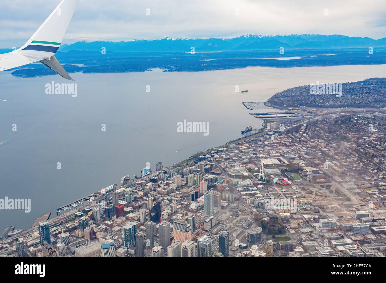 Aerial view of the downtown cityscape of Seattle, Washington Stock ...