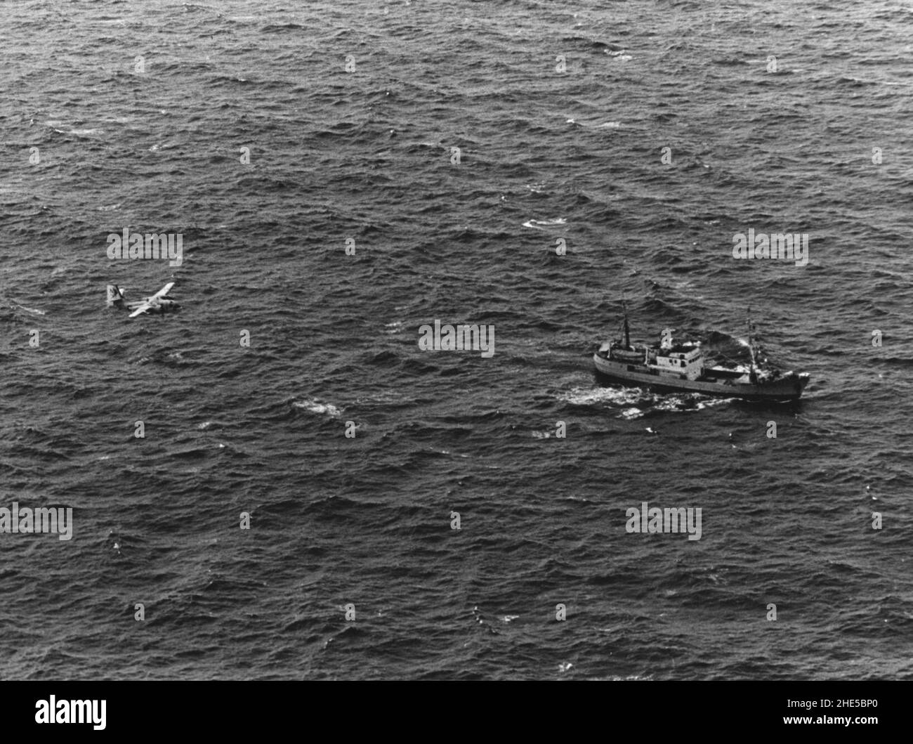 S-2E Tracker of VS-35 over Soviet trawler in the Gulf of Tonkin 1967 ...