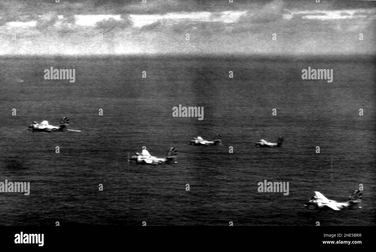 S2F Trackers of VS-37 hunting subs c1959 Stock Photo - Alamy