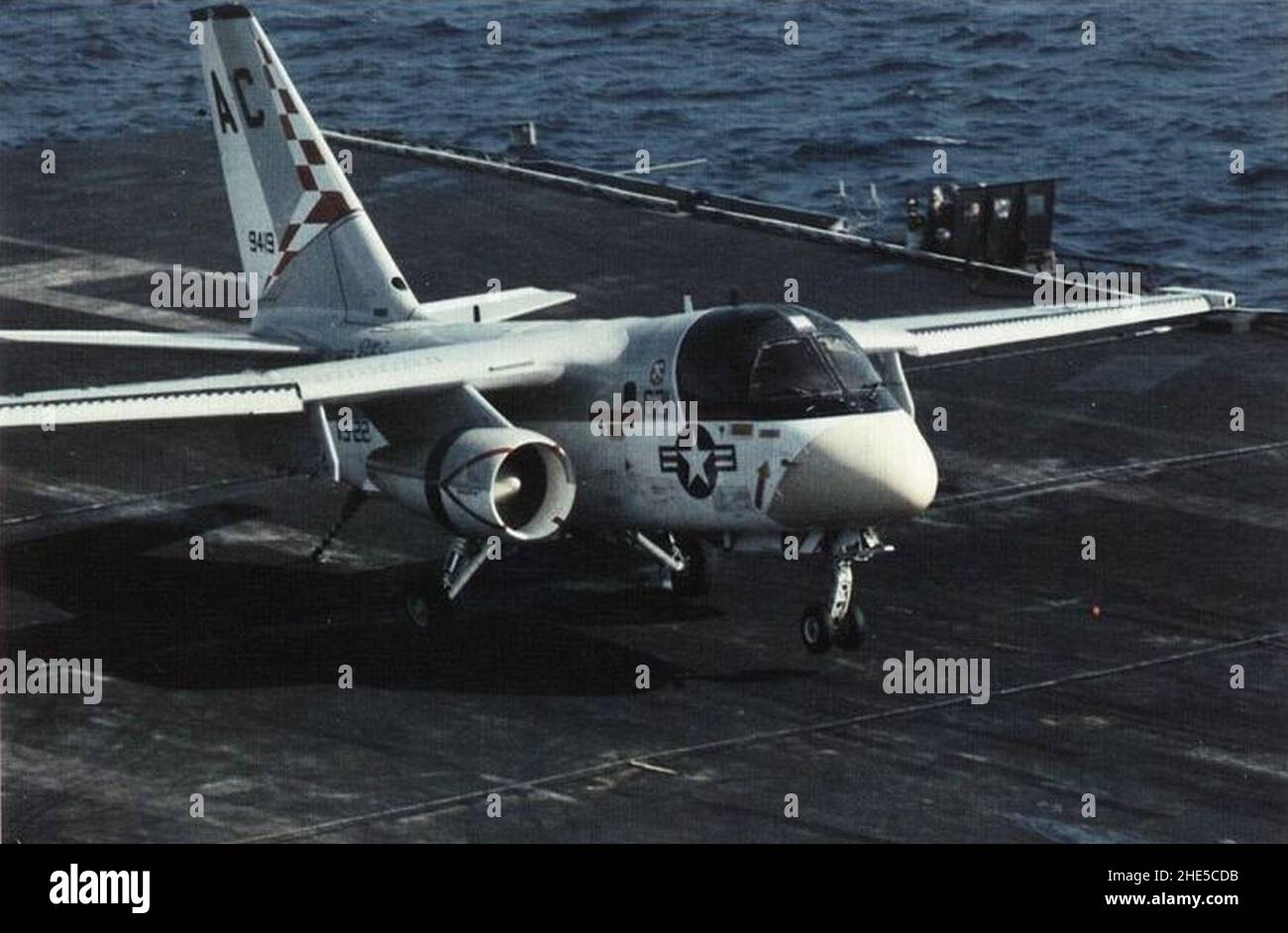 S-3A Viking of VS-22 lands on USS Saratoga (CV-60) in 1976 Stock Photo ...