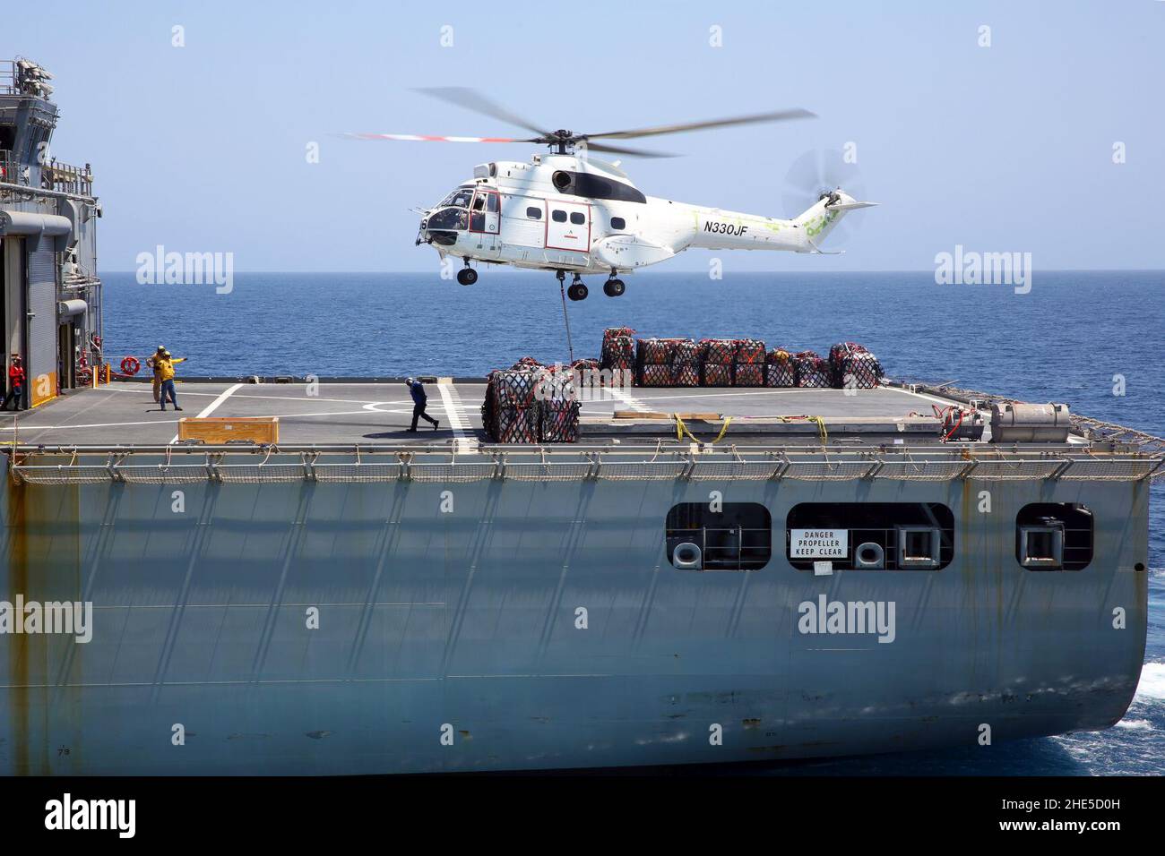 Usns cesar chavez t ake 14 hi-res stock photography and images - Alamy