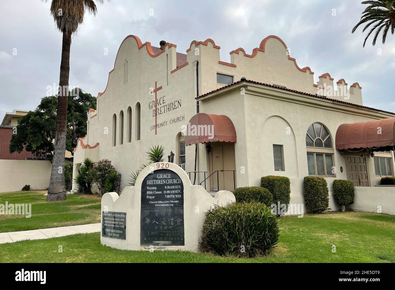 Grace community church building hi-res stock photography and images - Alamy