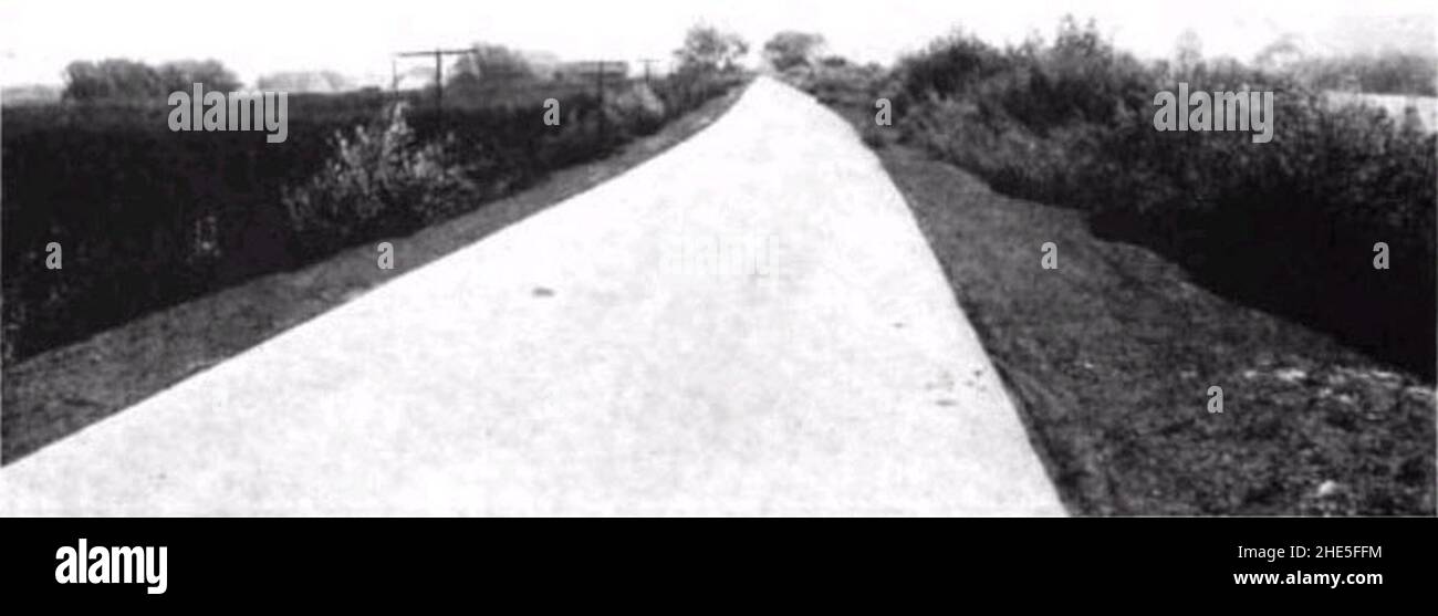 Levee road hi-res stock photography and images - Alamy