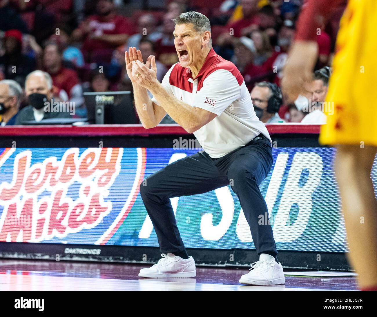 Norman, Oklahoma, USA. 8th Jan, 2022. Oklahoma Sooners head coach ...