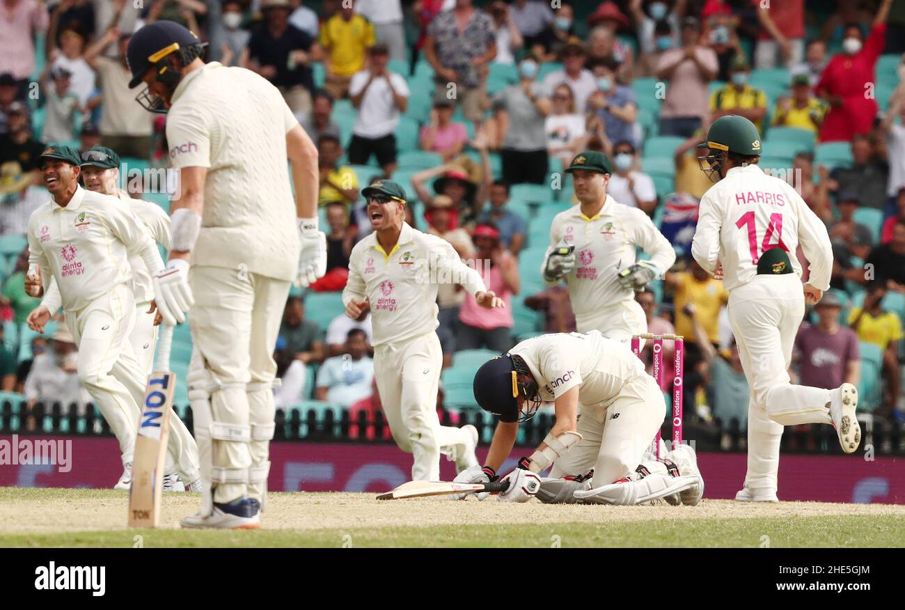 Australias pat cummins bowling hi-res stock photography and images - Alamy