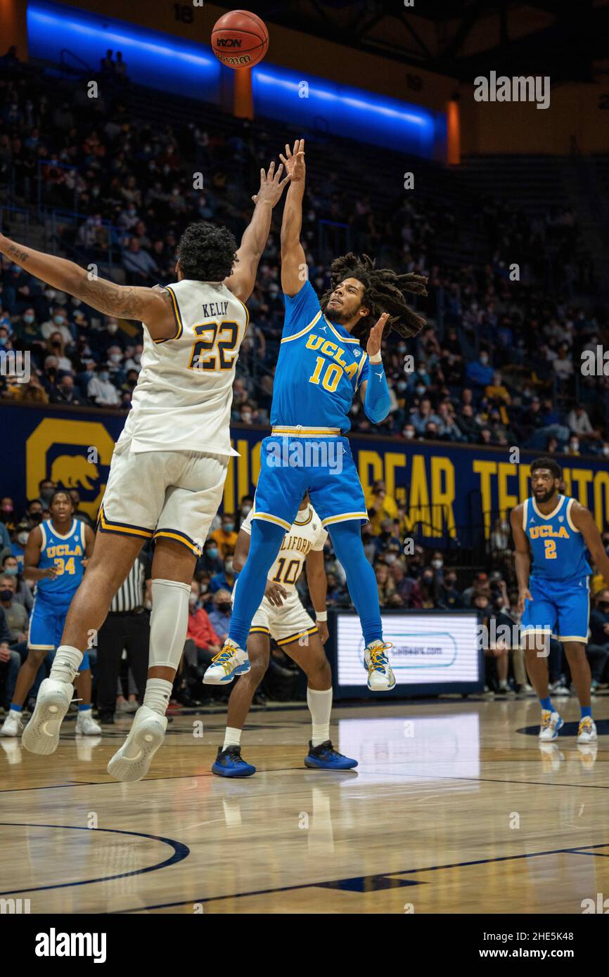 UCLA guard Tyger Campbell (10) shoots a jump shot against California ...