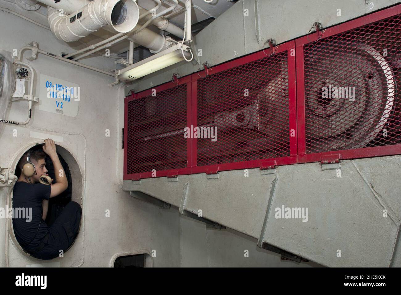 Sailor stands watch aboard USS Nimitz. (9151088389 Stock Photo - Alamy