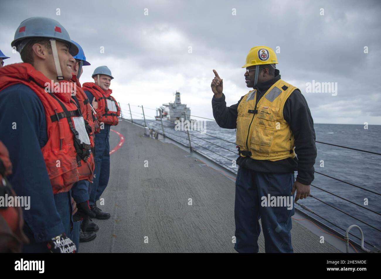 Safety briefing hi-res stock photography and images - Alamy