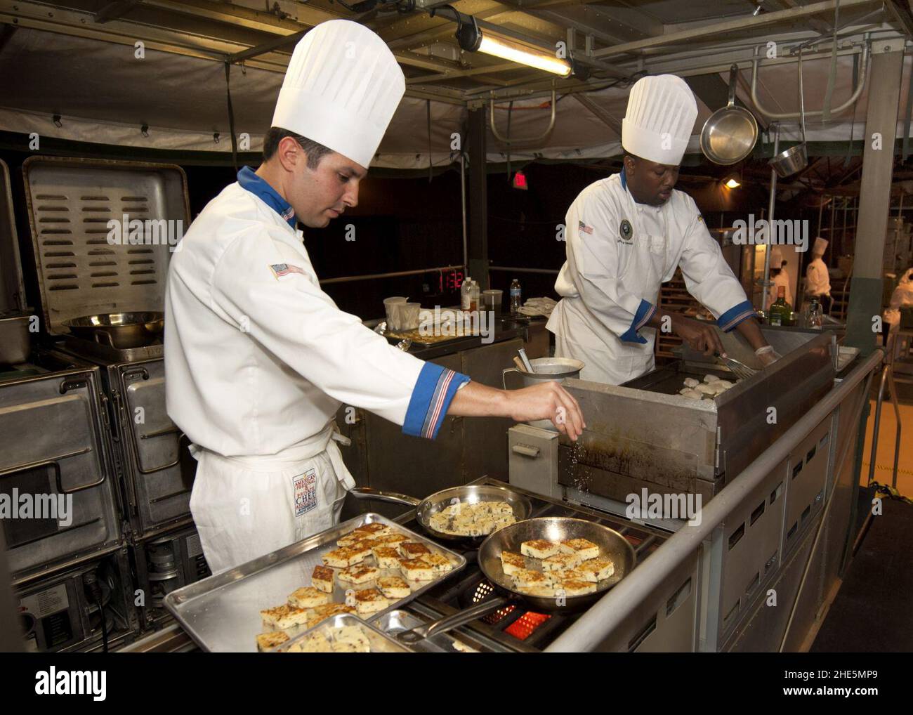 Sailors cook in a military competition. (8574828196 Stock Photo - Alamy