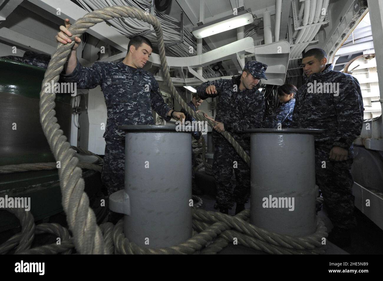Sailors handle mooring lines aboard USS Bonhomme Richard. (8413081001 ...