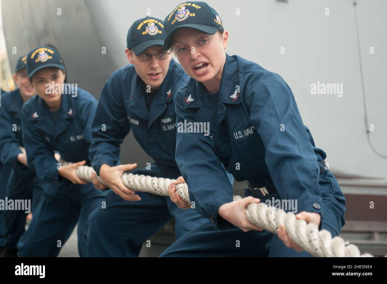 Sailors heave line aboard USS Mobile Bay. (8287173309 Stock Photo - Alamy