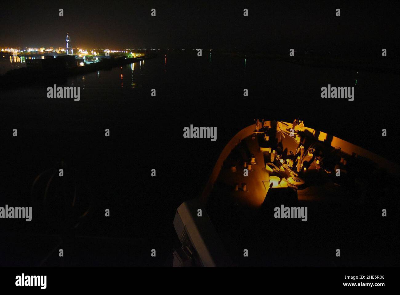 Sailors preparing anchor aboard USS San Diego (LPD-22) during entry ...