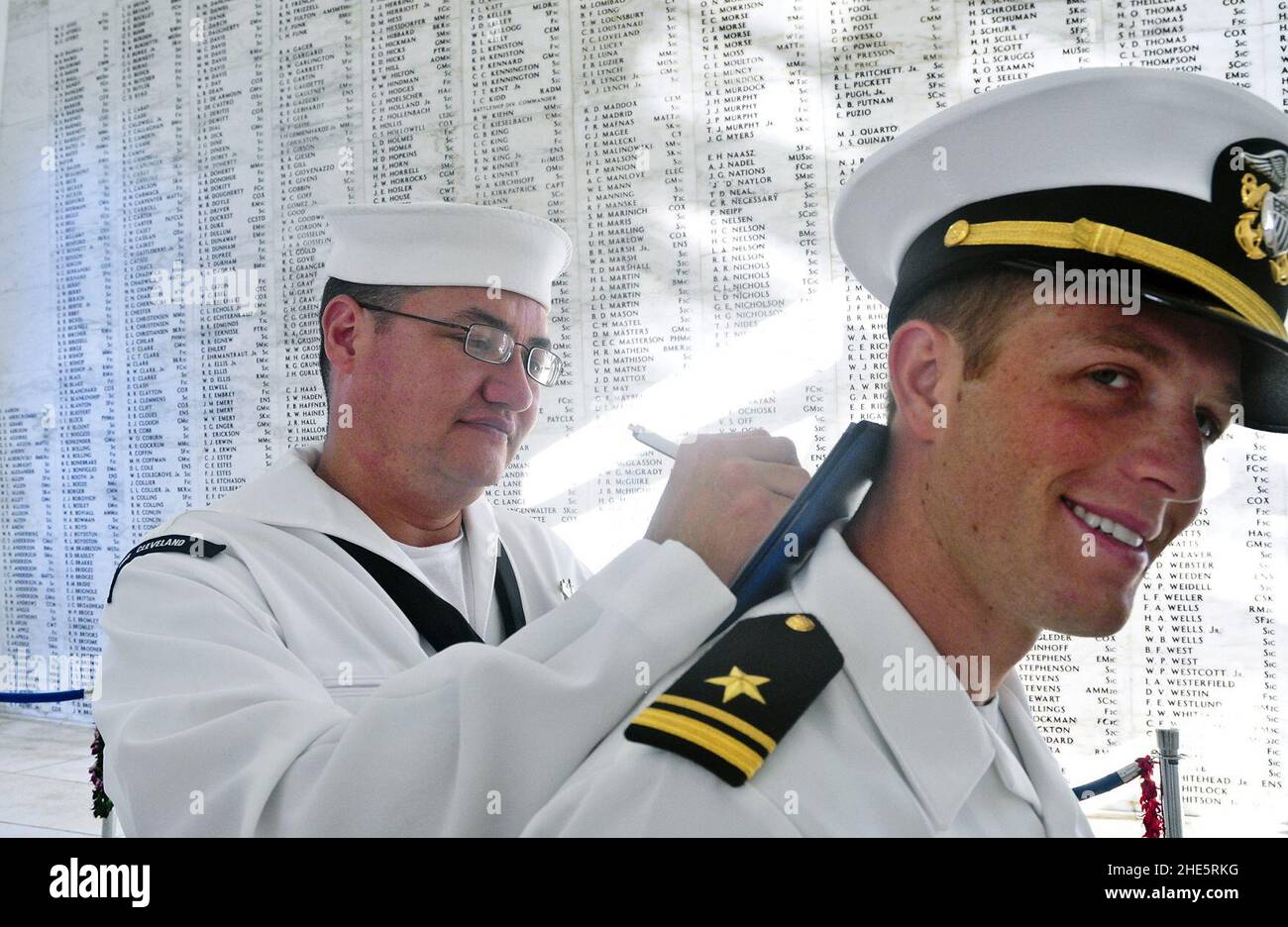 Sailors visit USS Arizona Memorial 110726 Stock Photo - Alamy