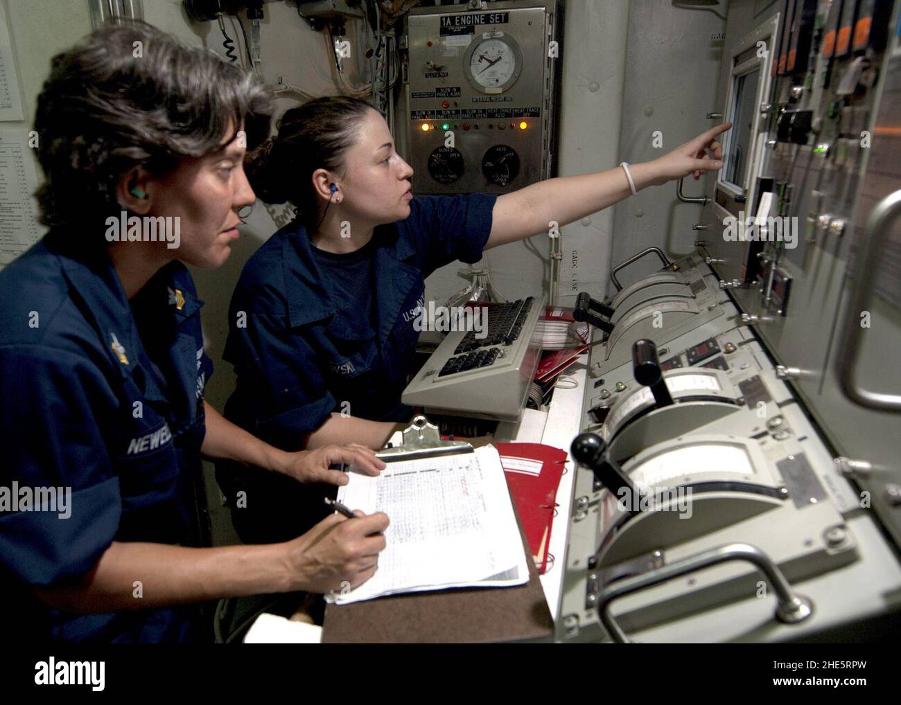 Sailors work aboard USS James E. Williams. (6996074416 Stock Photo - Alamy