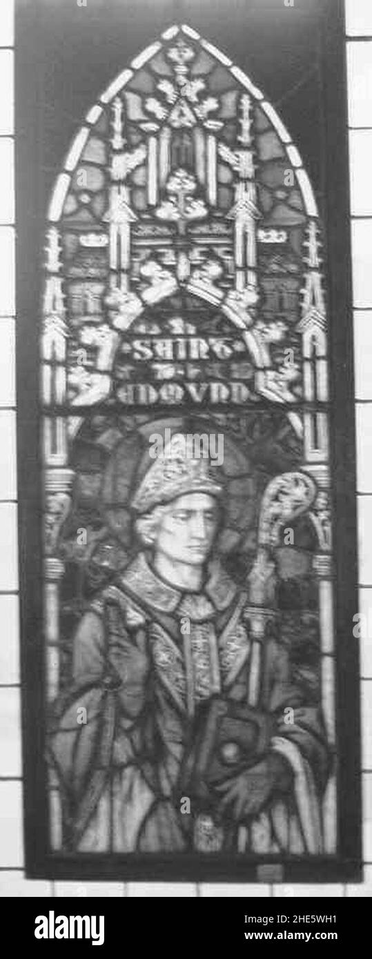 Saint Edmund stained-glass window Cuypershuis 0326 Stock Photo - Alamy