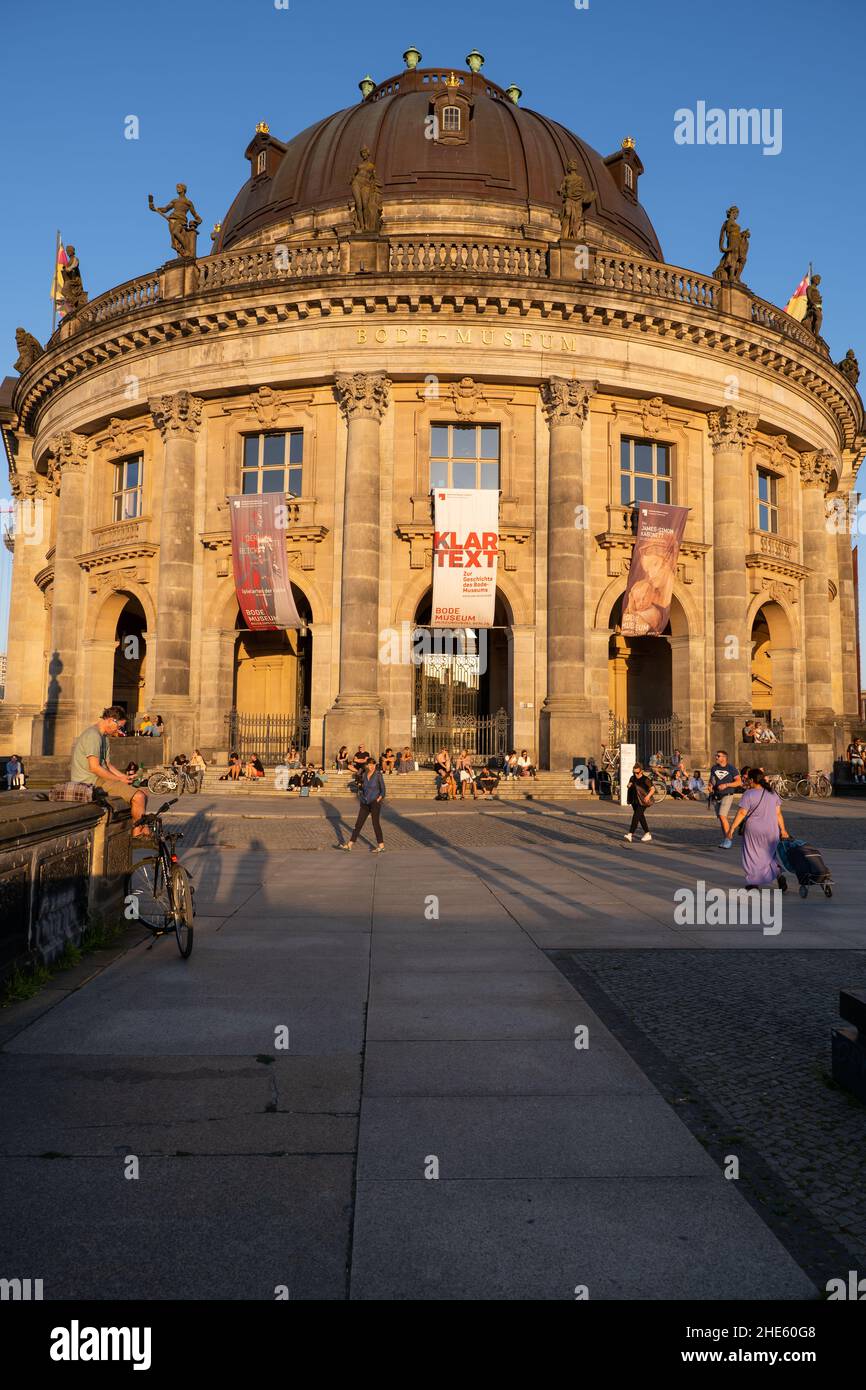 Baroque revival style architecture hi-res stock photography and images ...