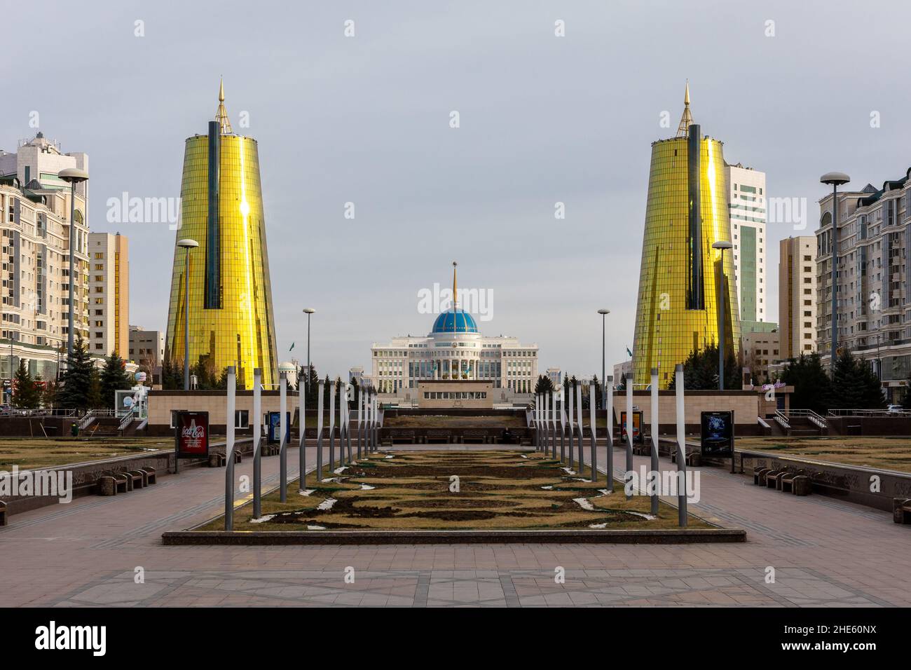 Golden towers hi-res stock photography and images - Alamy