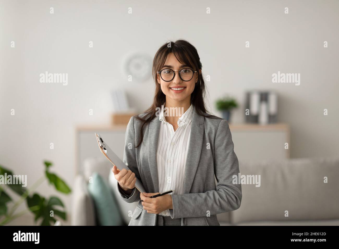 Person in therapy session hi-res stock photography and images - Alamy