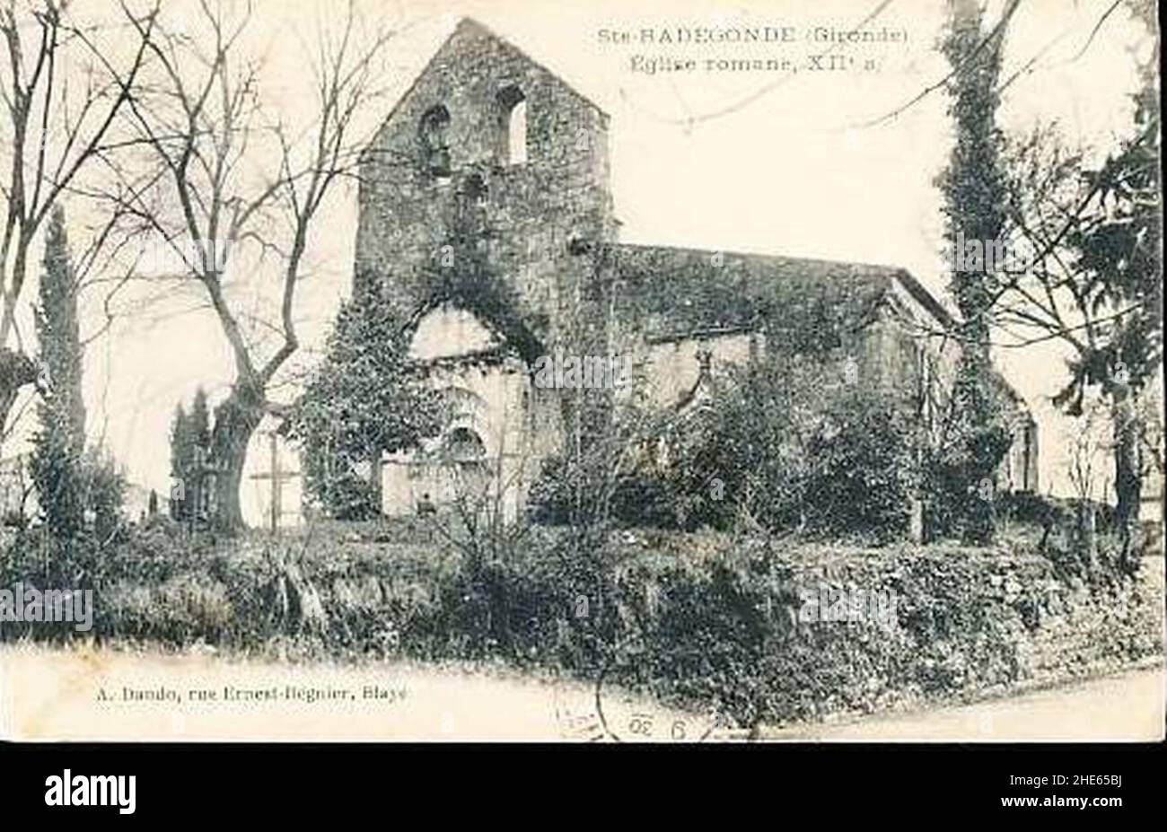 église sainte radegonde hi-res stock photography and images - Alamy