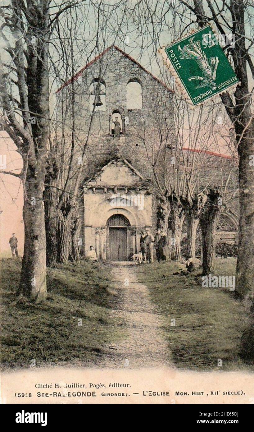 église sainte radegonde hi-res stock photography and images - Alamy