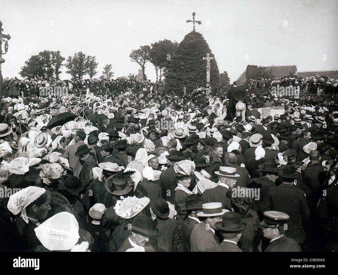 Saint jean du doigt hi-res stock photography and images - Alamy