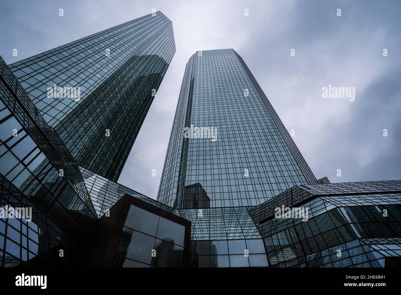 Bank street skyscraper construction hi-res stock photography and images ...