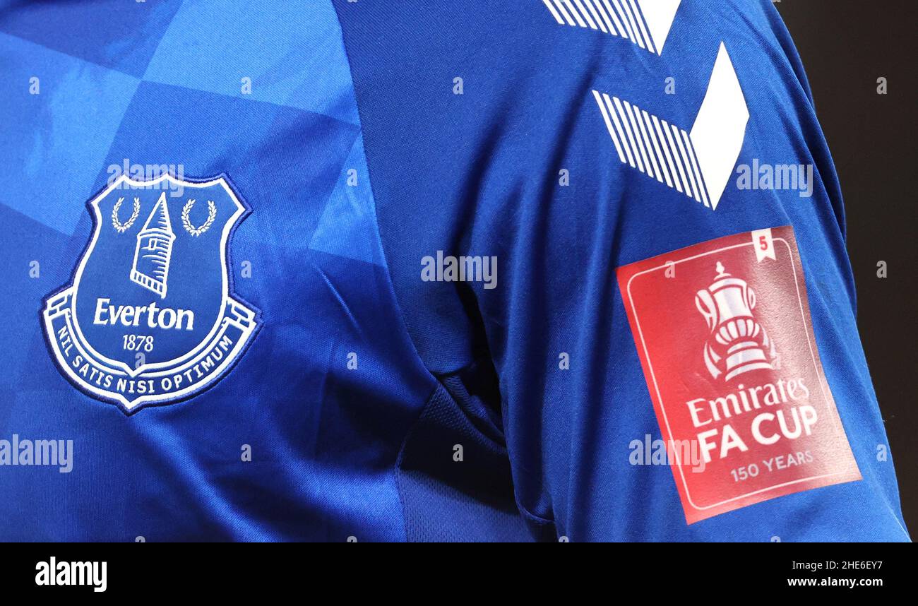 Fa cup badge hi-res stock photography and images - Alamy